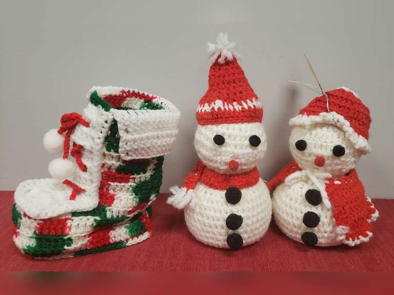 Holiday crochet figures - Northern Kentucky Auction, LLC