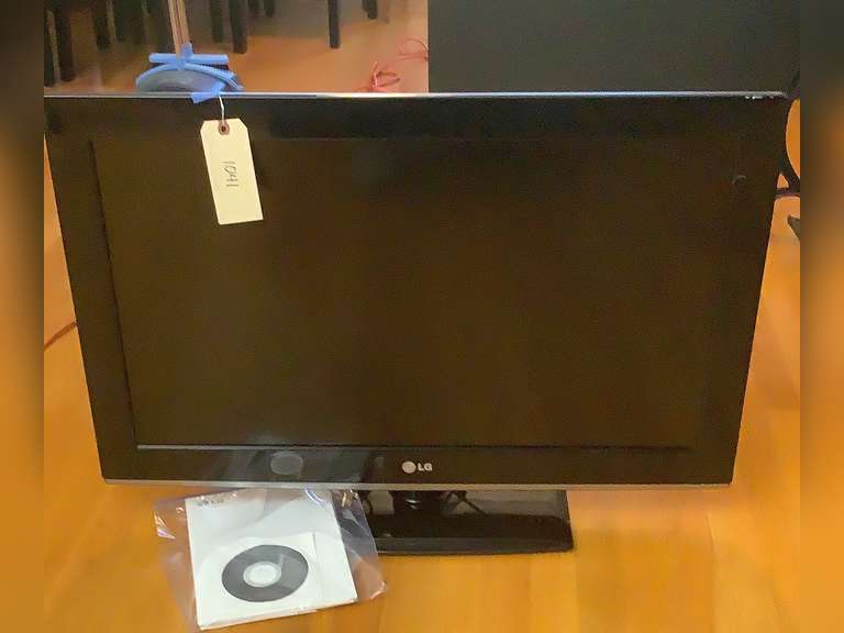 32 inch LG wide screen TV with the booklet, no remote. Worked when ...