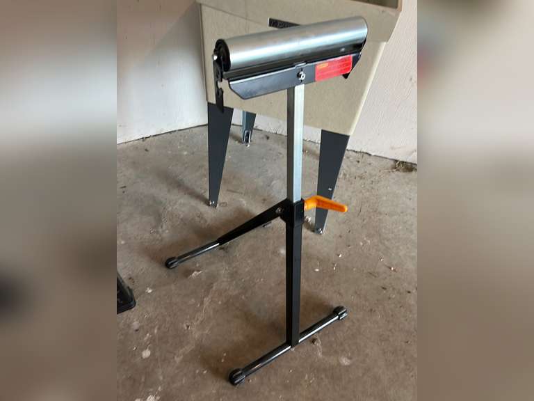 Roller feed stand, adjustable - Northern Kentucky Auction, LLC