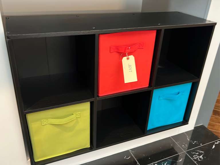 Cubbyhole shelves with three fabric baskets - Northern Kentucky Auction ...