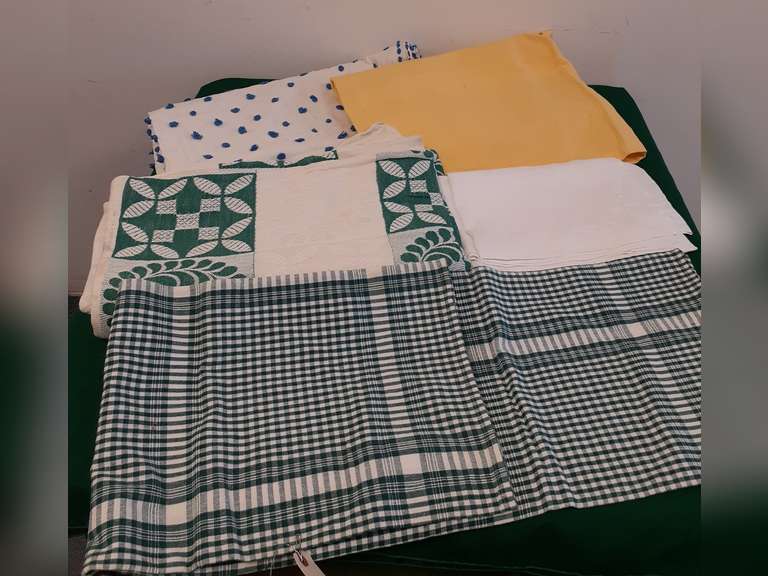 Assorted Table Linens - Northern Kentucky Auction, LLC