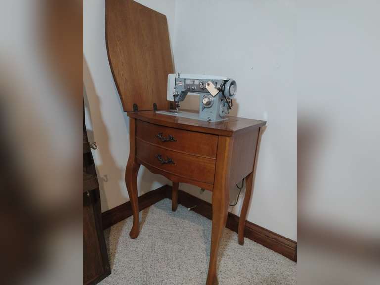 Good housekeeping sewing machine-model KNS serial no 402971, powered on ...