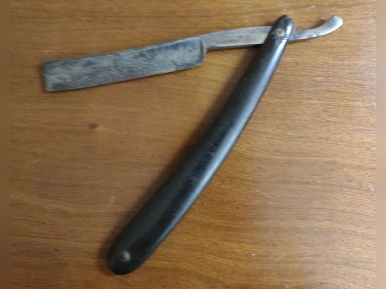 Imperial straight razor, no box. - Northern Kentucky Auction, LLC