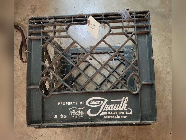 Louis Trauth Plastic Milk Crate - Northern Kentucky Auction, LLC