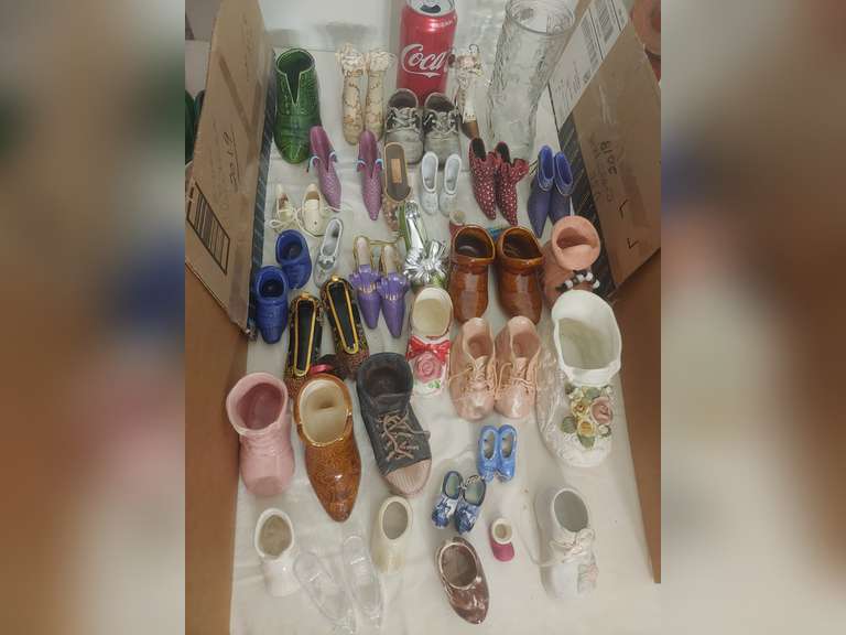 Miniature shoe collection, glass, porcelain, plastic and more ...