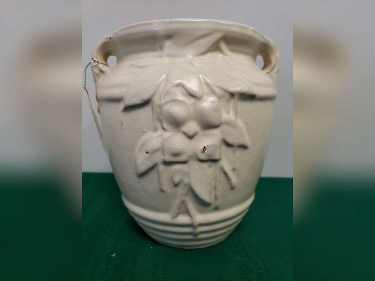 Early McCoy pottery urn - Northern Kentucky Auction, LLC