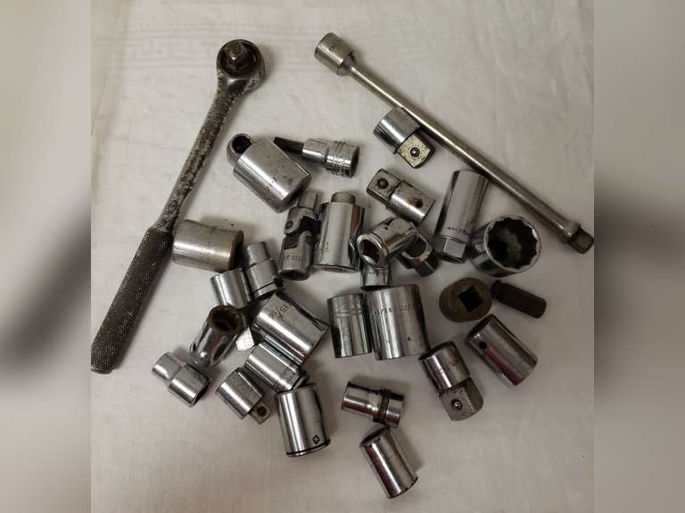 Assorted sockets and more - Northern Kentucky Auction, LLC