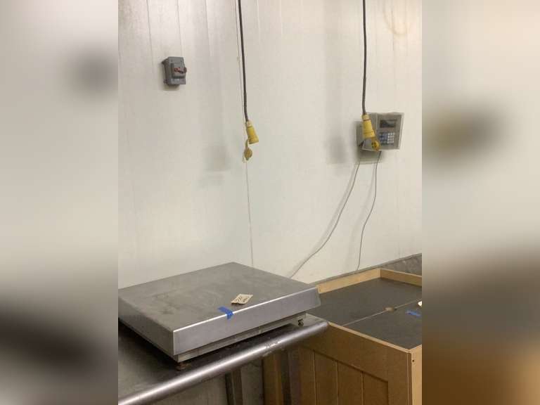 GSE model 550 SS countertop scale w/remote digital screen. - Northern ...