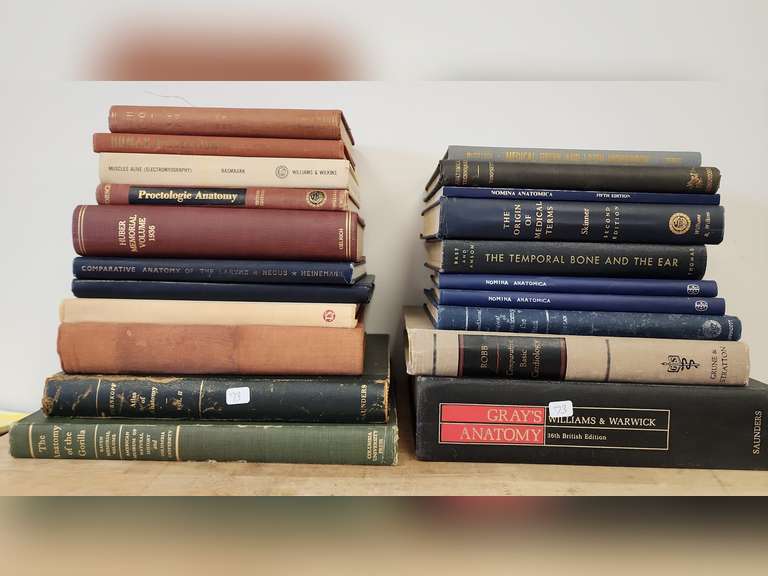 Assorted medical books - Northern Kentucky Auction, LLC