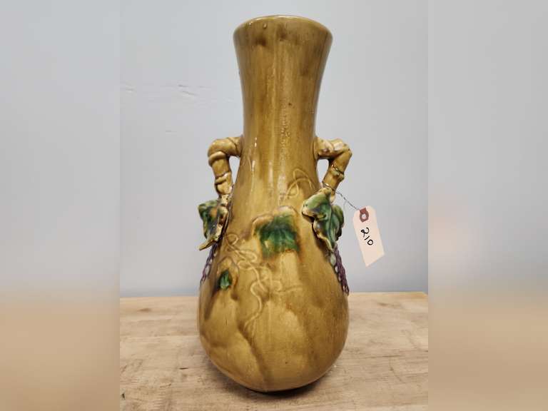 Ceramic two handle urn/vase - Northern Kentucky Auction, LLC
