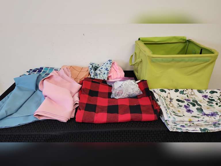 Assorted linens and more - Northern Kentucky Auction, LLC