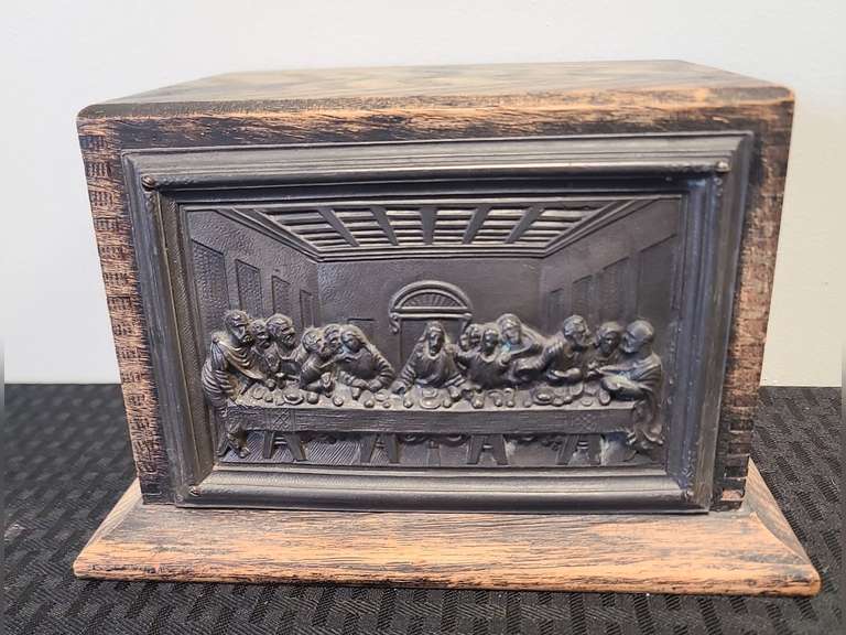 Last Supper wood box - Northern Kentucky Auction, LLC