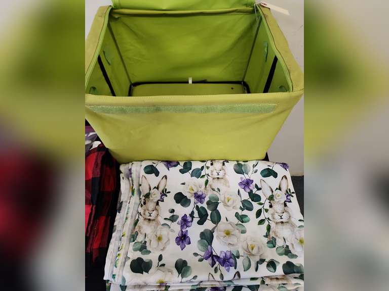 Assorted linens and more - Northern Kentucky Auction, LLC