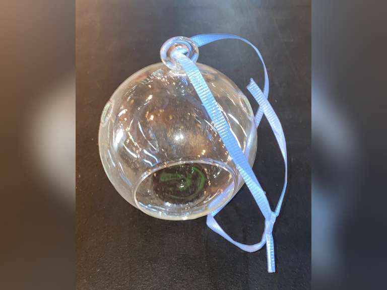 Case of decorative glass globes - Northern Kentucky Auction, LLC