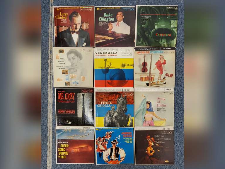 Assortment of vintage 45's records - Northern Kentucky Auction, LLC