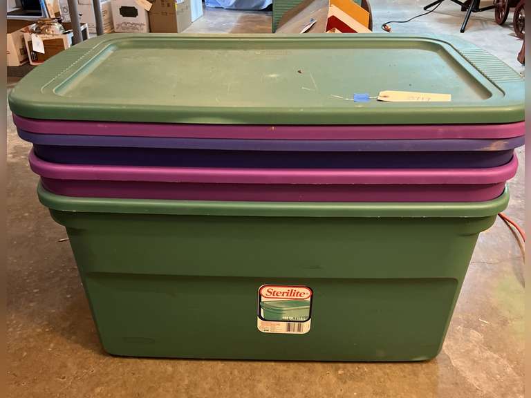 3 - 122 Quart totes with lids. - Northern Kentucky Auction, LLC