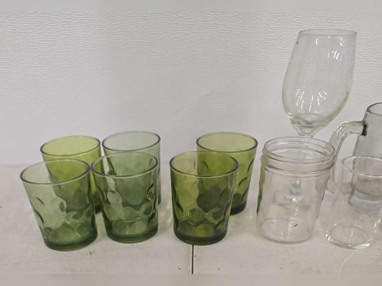 Assorted glasses - Northern Kentucky Auction, LLC