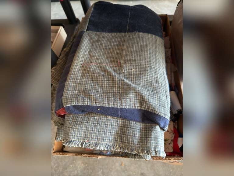 Quilt parts - Northern Kentucky Auction, LLC