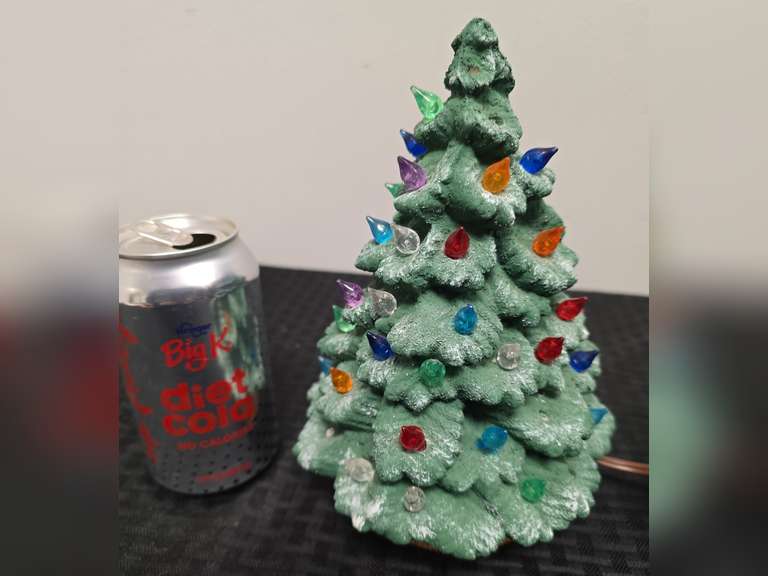 Ceramic lighted tree - Northern Kentucky Auction, LLC