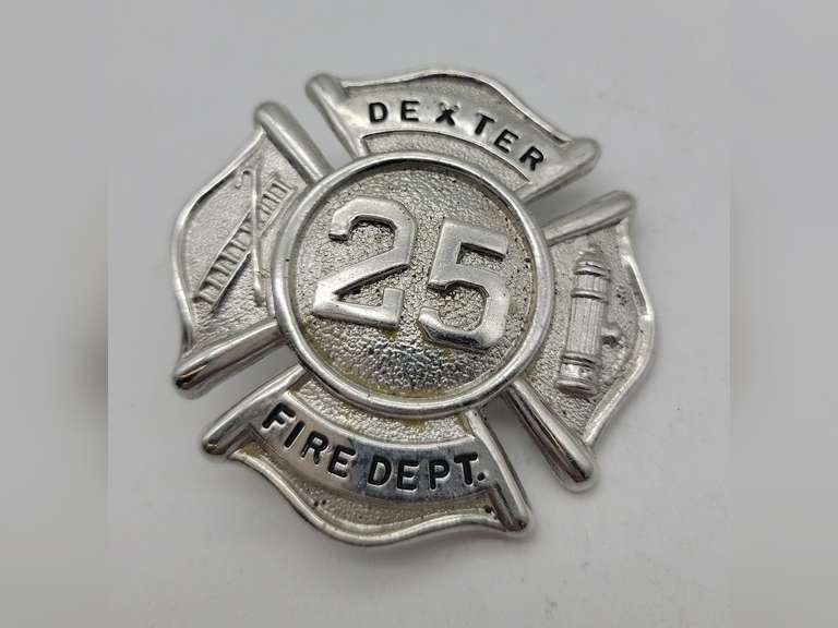 Dexter , Michigan Fire Dept Hat Badge - Northern Kentucky Auction, LLC