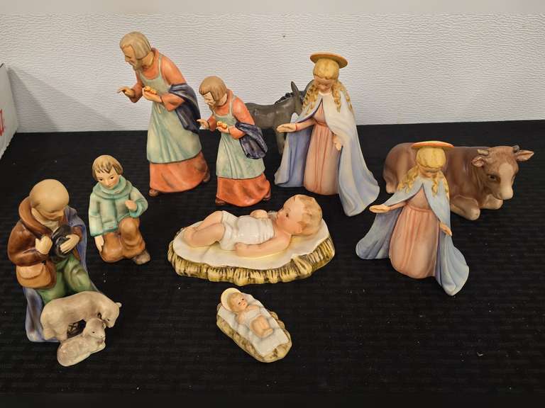 Goebel nativity figures - Northern Kentucky Auction, LLC