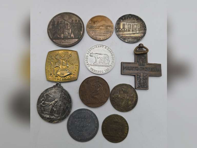 GROUP OF (11) EUROPEAN & WORLD MEDALS & TOKENS OF PLACES. MILITARY ...