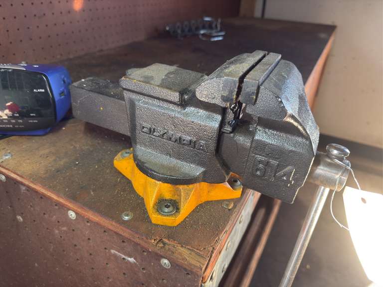 Bench vise, 4 inch bite. Olympia brand number 614. Buyer will have to ...