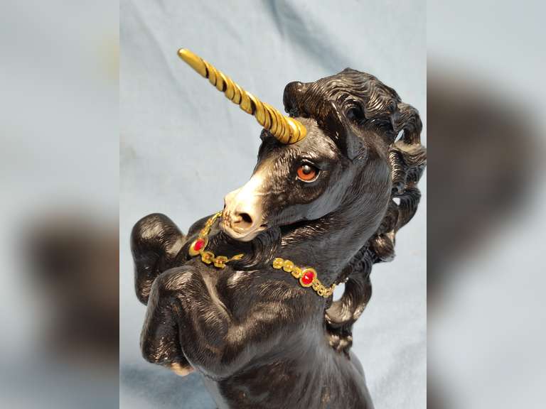 Windstone unicorn statue - Northern Kentucky Auction, LLC