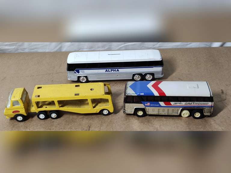 1997 Buddy L Greyhound bus, Tonka car Carrier and a plastic tour bus ...