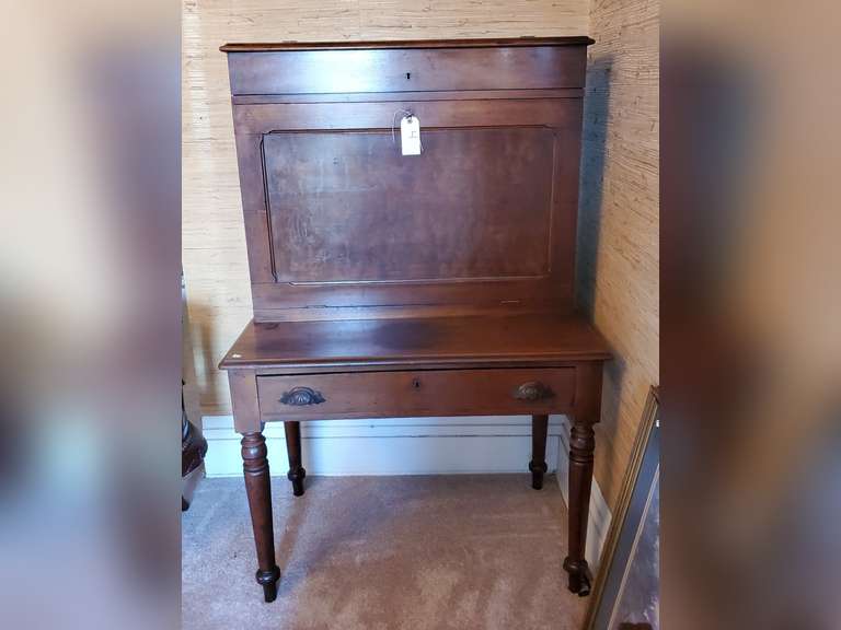 Early American drop front paymaster's desk/plantation desk ...