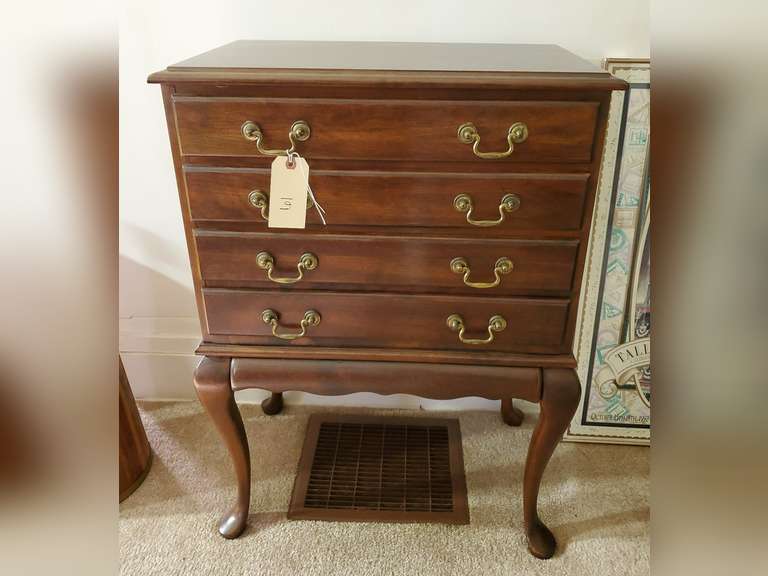 Vintage Queen Anne Style jewelry Chest Felt Lined, approximately 24 ...