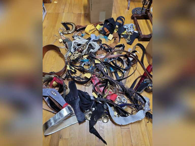 Large Lot Of Belts - Northern Kentucky Auction, LLC