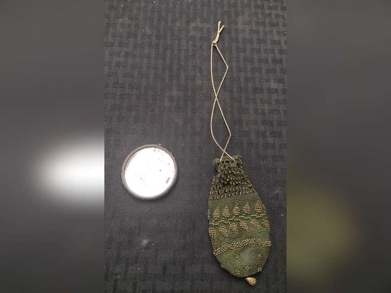 Pull string coin purse and pocket mirror - Northern Kentucky Auction, LLC