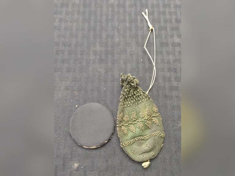 Pull string coin purse and pocket mirror - Northern Kentucky Auction, LLC