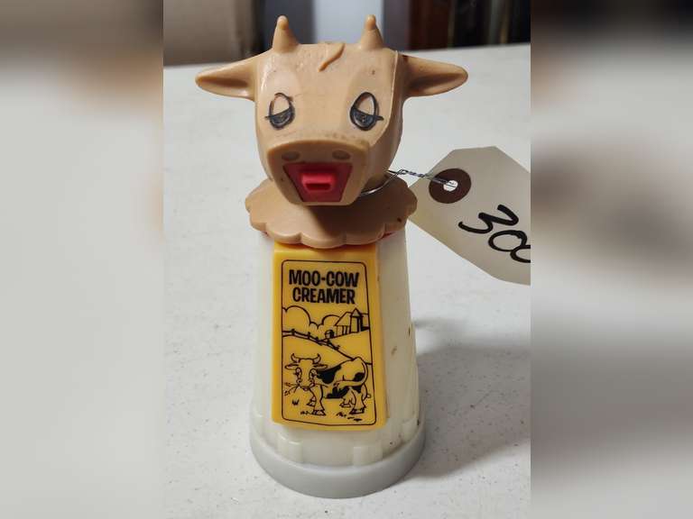 Moo Cow creamer - Northern Kentucky Auction, LLC