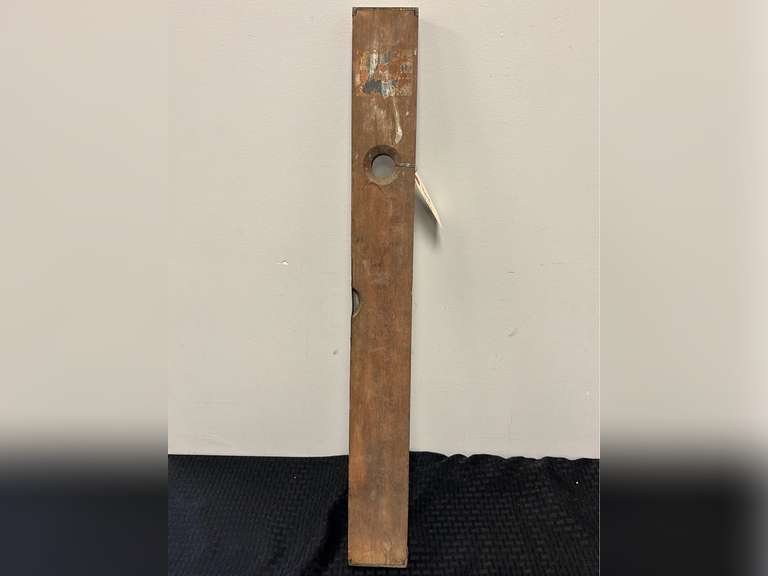 Level & 4ft Measuring Stick - Northern Kentucky Auction, LLC