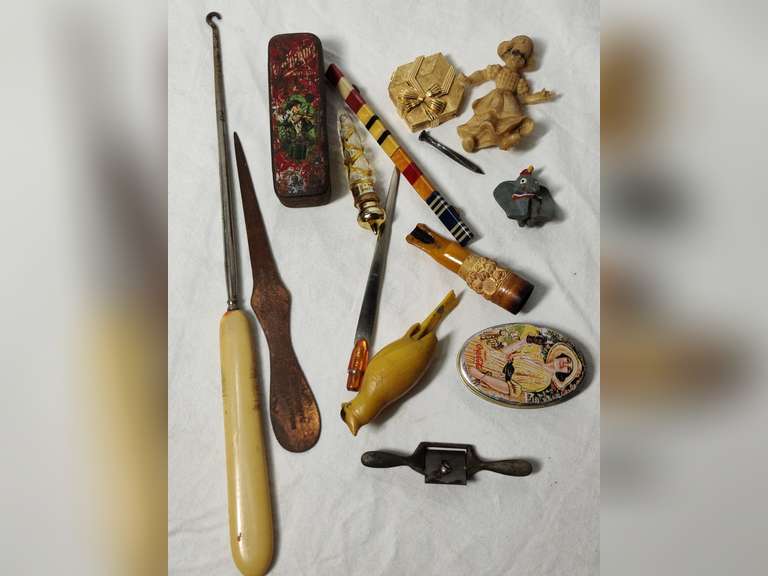 Lot of collectibles - Northern Kentucky Auction, LLC
