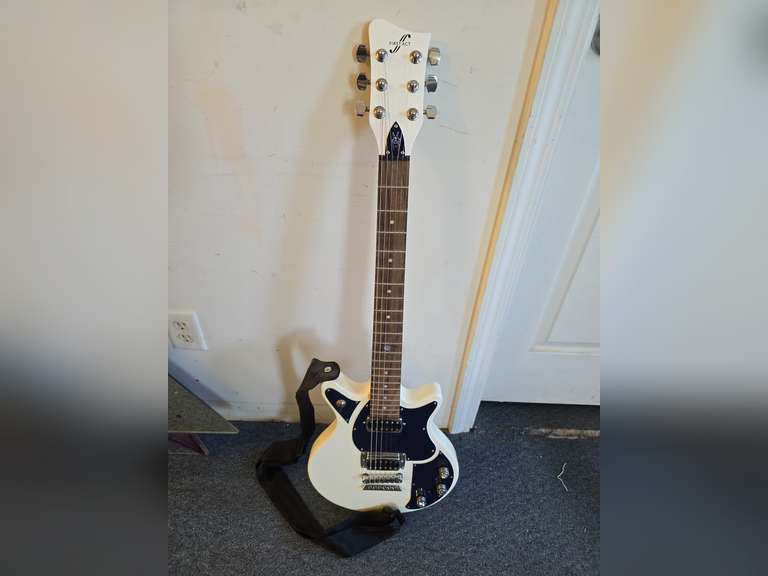 First Act Volkswagen electric guitar with case - Northern Kentucky ...