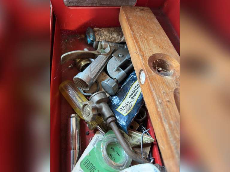 Toolbox & contents - Northern Kentucky Auction, LLC