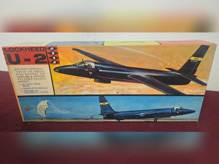 Hawk Lockheed U-2 model kit - Northern Kentucky Auction, LLC