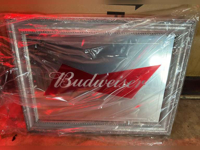 Budweiser mirror - Northern Kentucky Auction, LLC