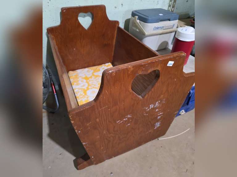 Wooden rocking baby cradle, 29x20x25in - Northern Kentucky Auction, LLC