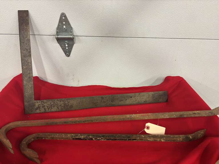Pry Bars - Carpenters Square - Northern Kentucky Auction, LLC