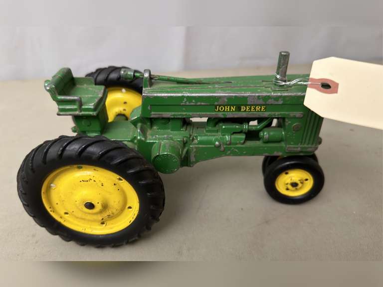 John Deere metal tractor - Northern Kentucky Auction, LLC