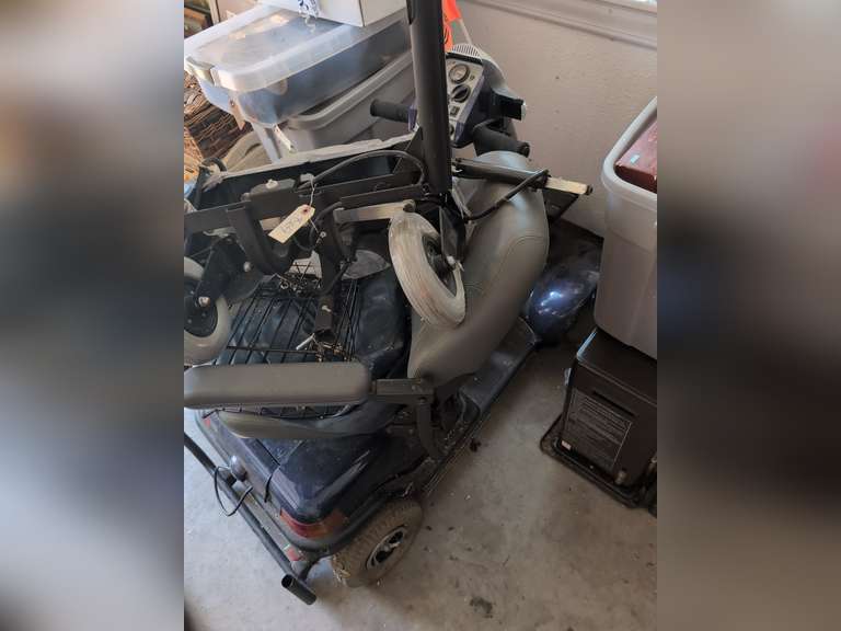Rascal power scooter with key - Northern Kentucky Auction, LLC
