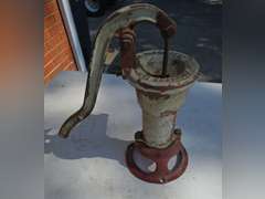 Antique hand pump - Northern Kentucky Auction, LLC
