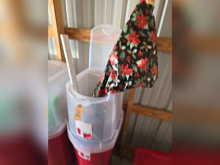 Sterilite wrapping paper tote with deco mesh and wrapping paper ...