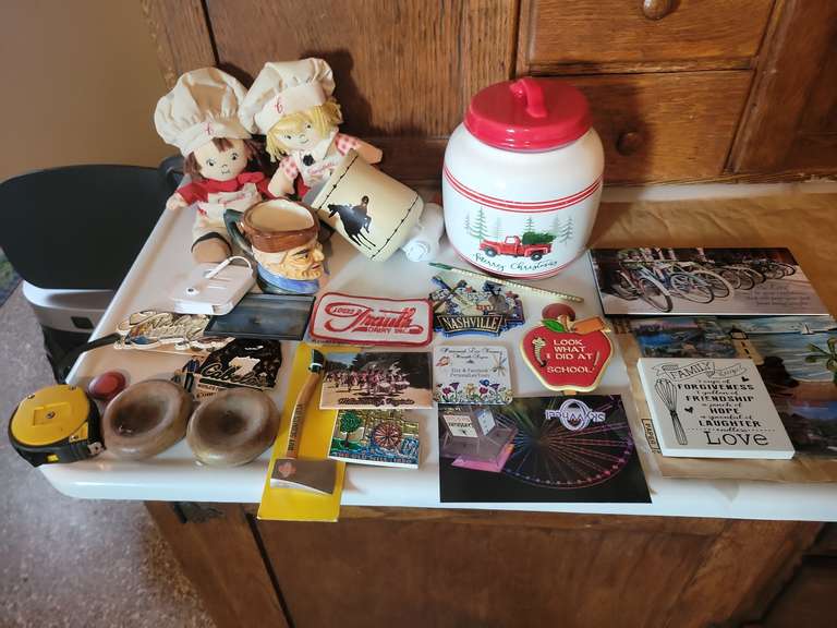Kitchen magnets and misc - Northern Kentucky Auction, LLC