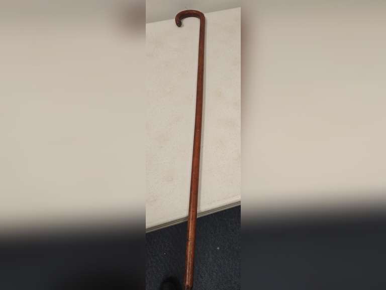 Wooden cane - Northern Kentucky Auction, LLC