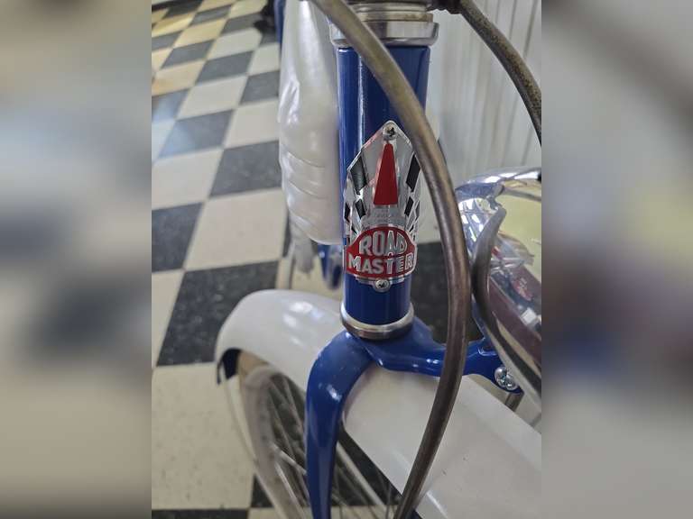 Road Master Bicycle - Northern Kentucky Auction, LLC